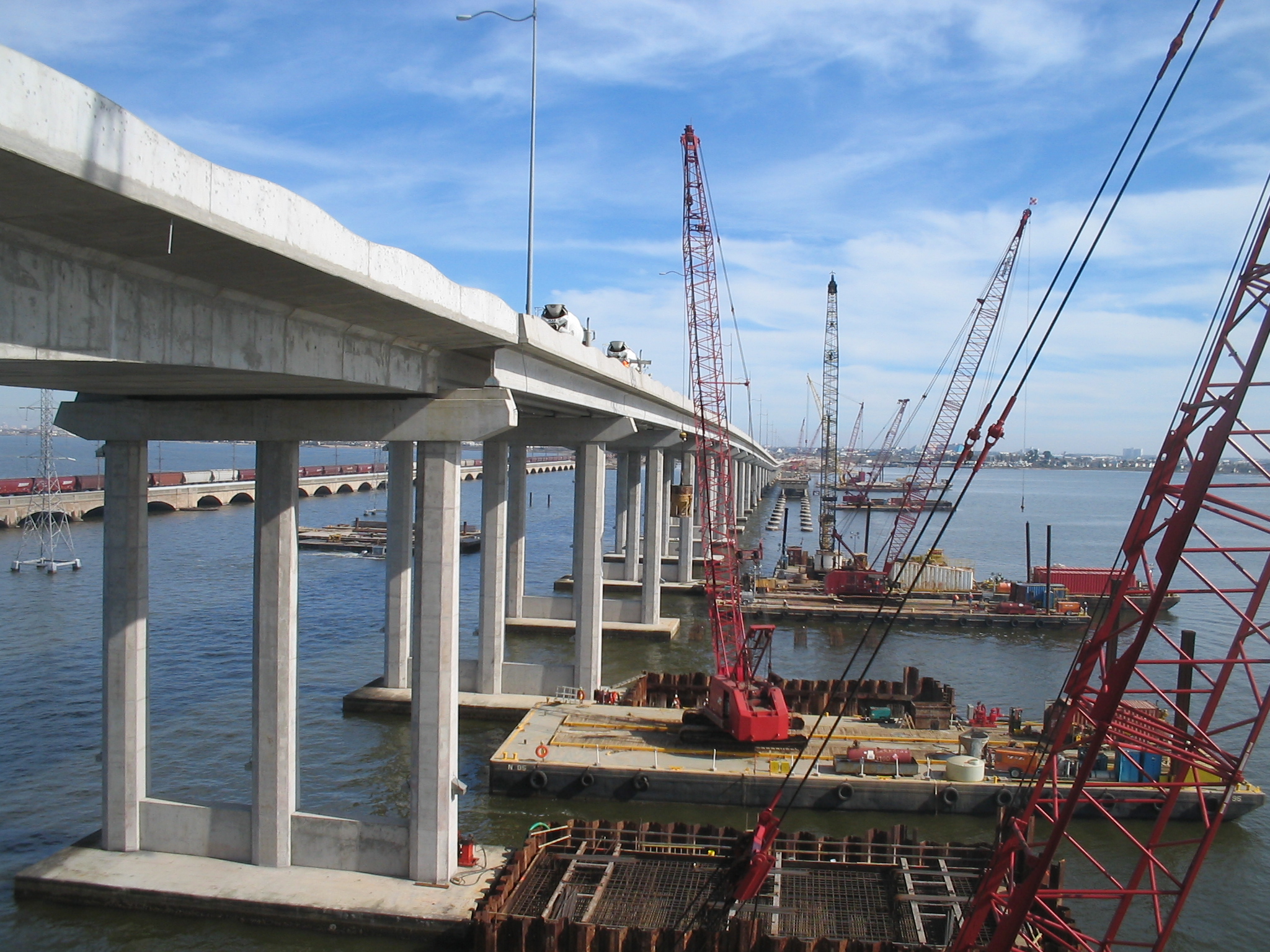 IH-45 Pierce Elevated Bridge - Traylor Bros., Inc.