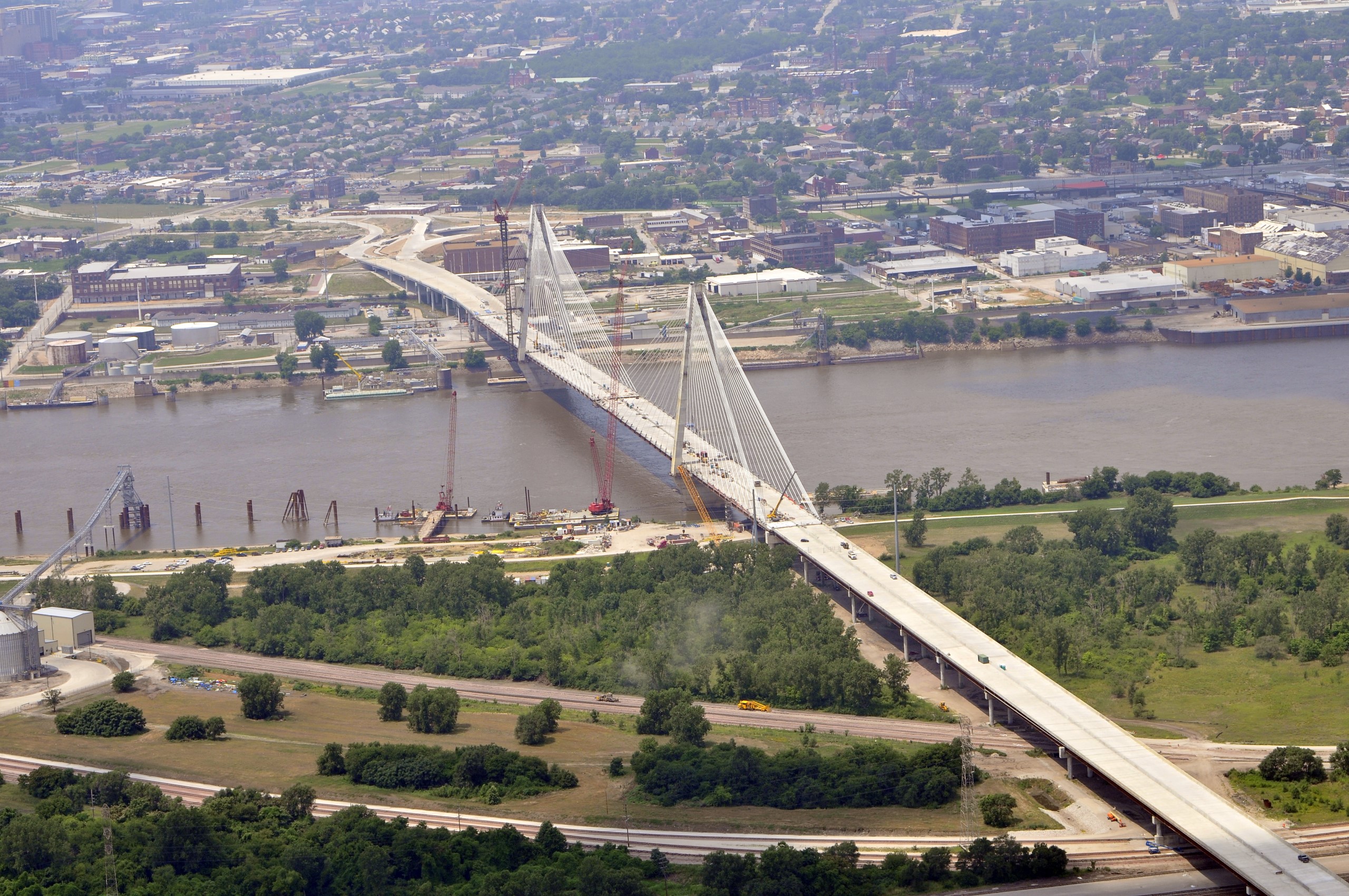 Stan Musial Veterans Memorial Bridge - Traylor Bros., Inc.