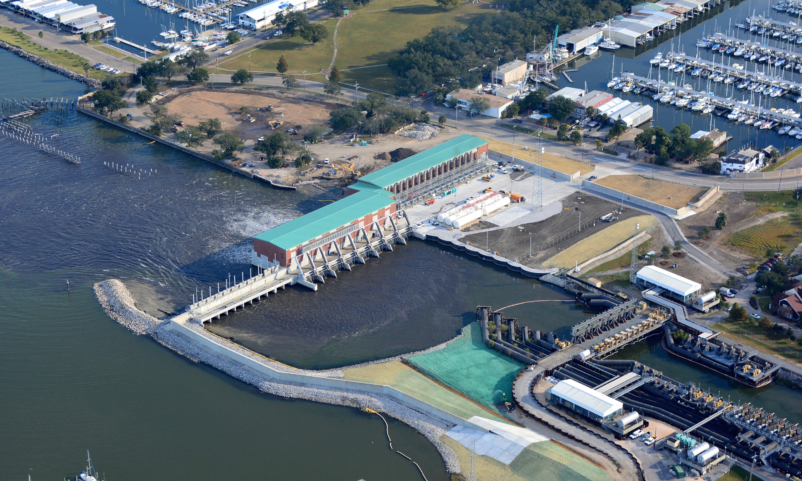 Permanent Canal Closures and Pumps - Traylor Bros., Inc.